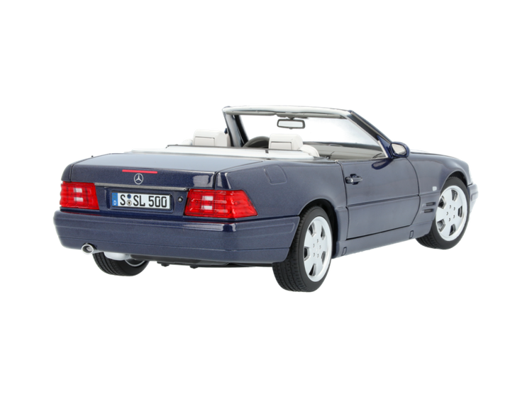 MODEL 1:18 SL R129 AZURE BLUE | Kolekcja Mercedes-Benz \ Akcesoria i ...